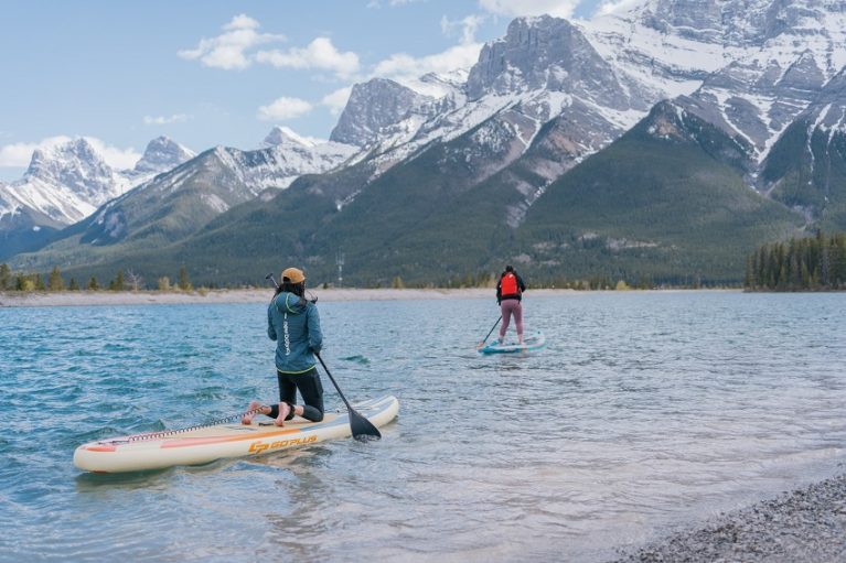 Paddle Boarding for Beginners: Useful Tips and Things to Avoid ...